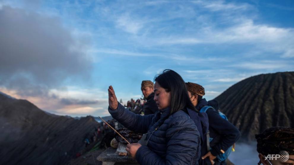 tengger-tribe-people-pray-at-the-top-of-mount-bromo-1624710622109-5 ...