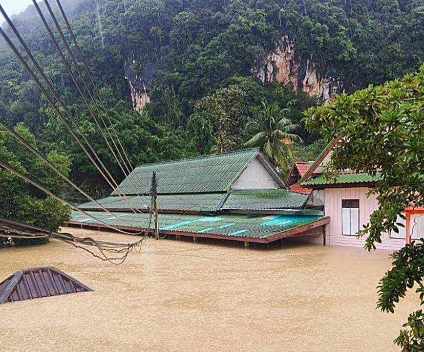 Flood crisis continues in Pattani with food shortage in many areas ...