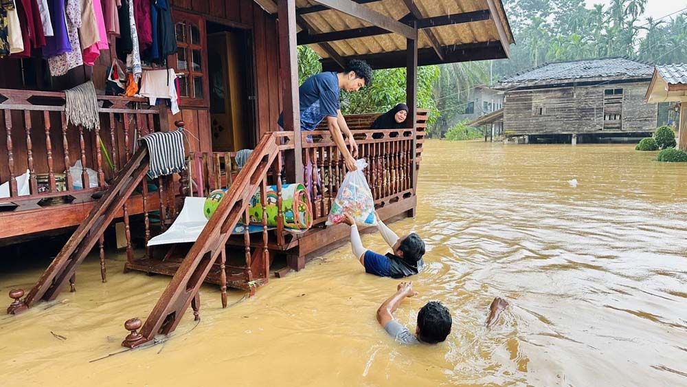 Satellite images show over 300,000 rai flooded in the South - Thai Newsroom