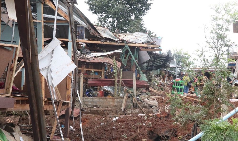 Myanmar fighter jets strafe Karenni refugee camp on New Year's Eve ...