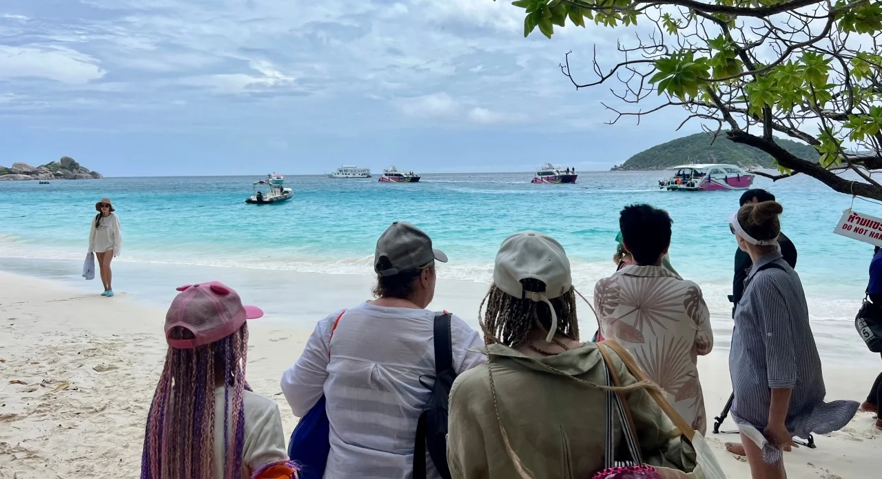 Tourist arrivals shrink due to safety concerns - Thai Newsroom